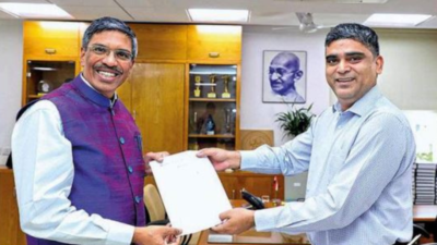 ‘iit-gn Has Matured, Will Find Its Calling’ | Ahmedabad News - Times of ...