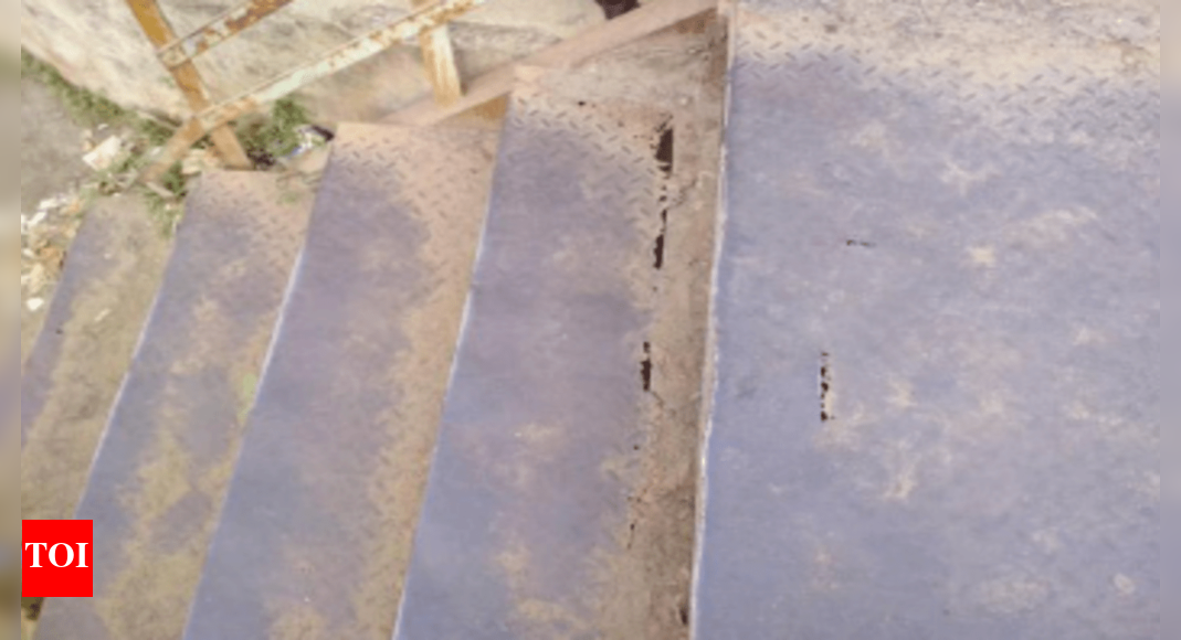 Pattaravakkam: Rusty bridge at Pattaravakkam railway station threat to ...