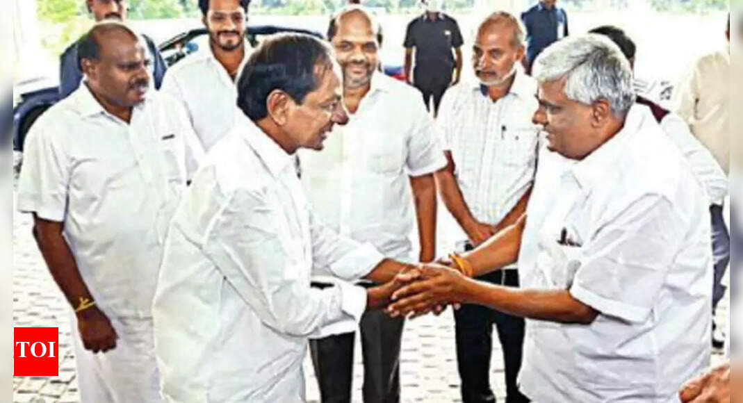 JD(S) in focus as Telangana CM K Chandrashekhar Rao launches new party ...