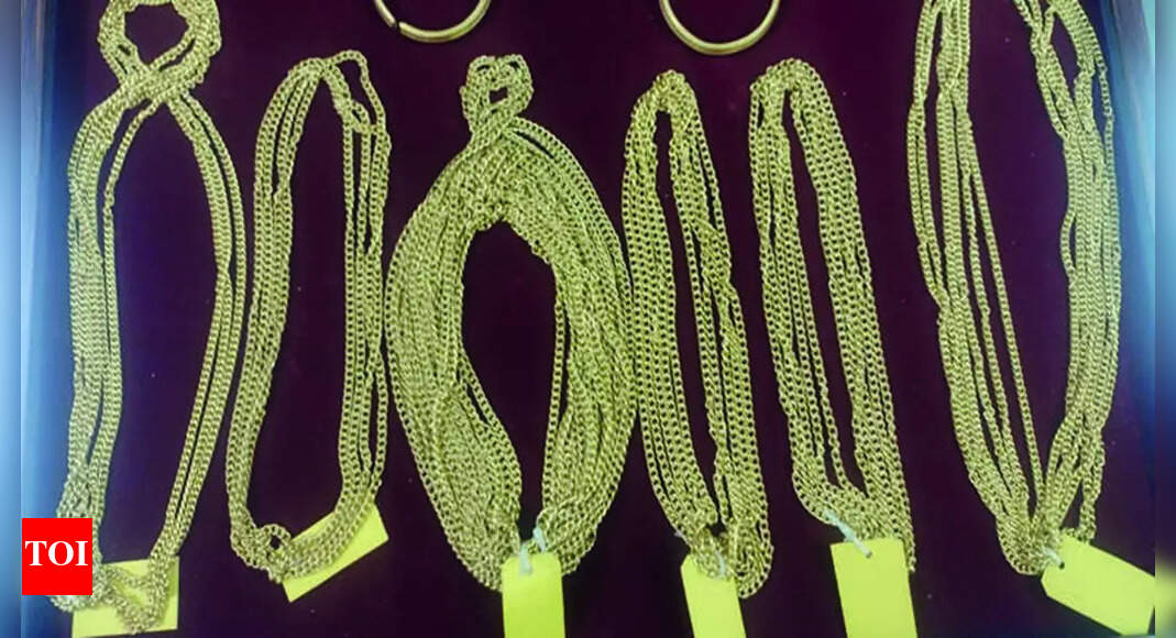 Dri: Gold Worth 3cr Seized From Singapore Passenger At Airport ...