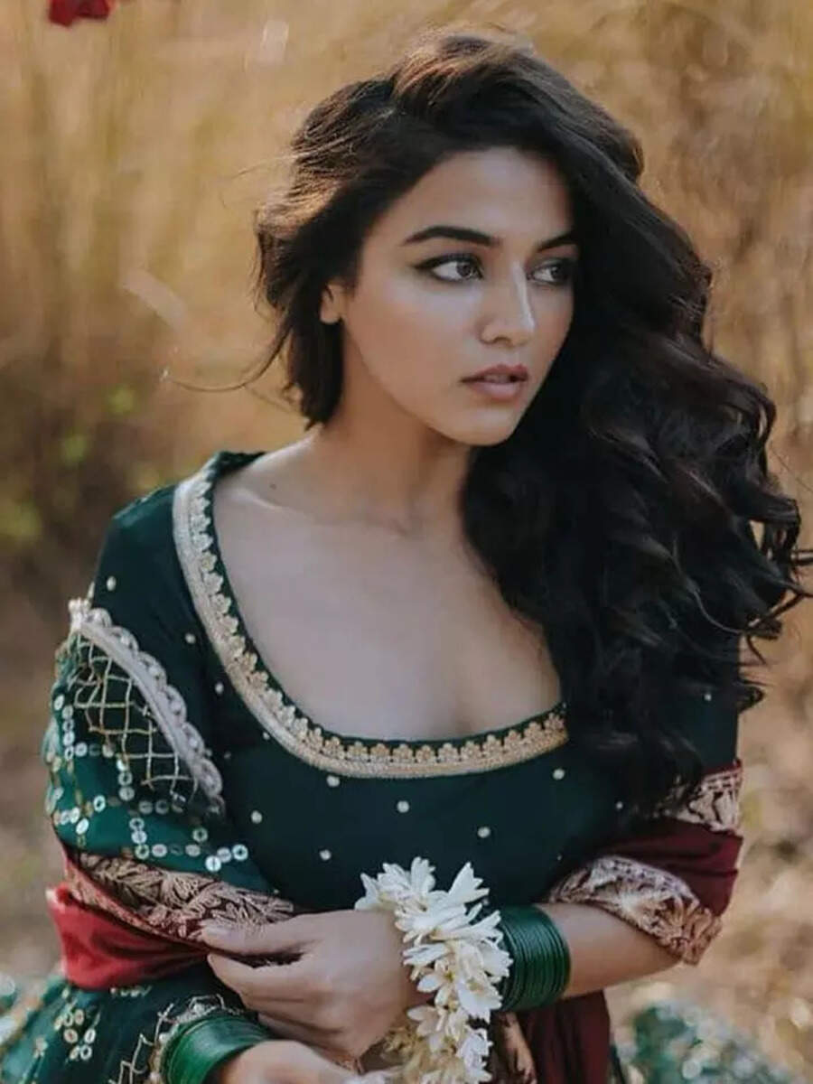 Wamiqa Gabbi's Top 10 Ethnic Looks | Times of India
