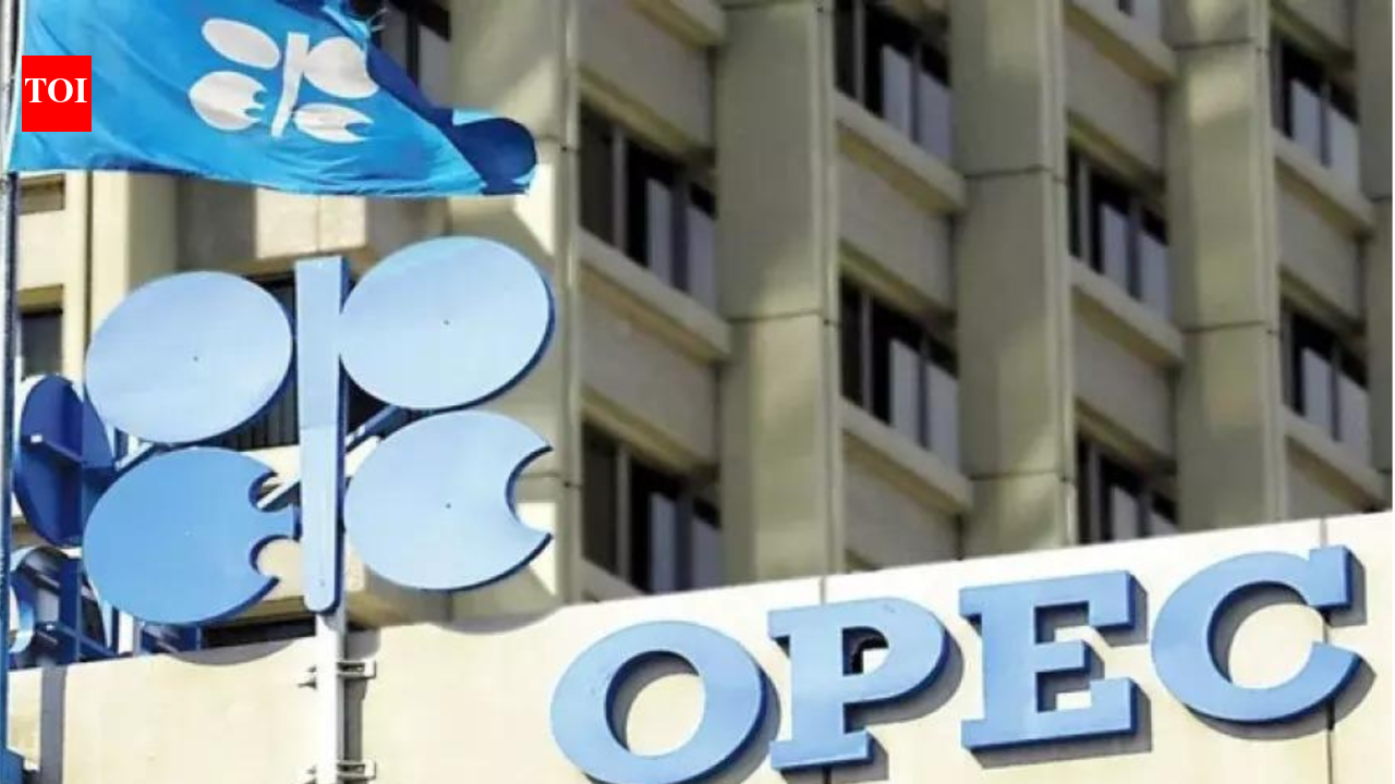 Advantage Putin: OPEC makes deep oil cuts, White House calls it ...