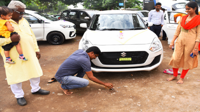 Pune RTO vehicle registrations rise 75% during Dasara over pre-pandemic ...