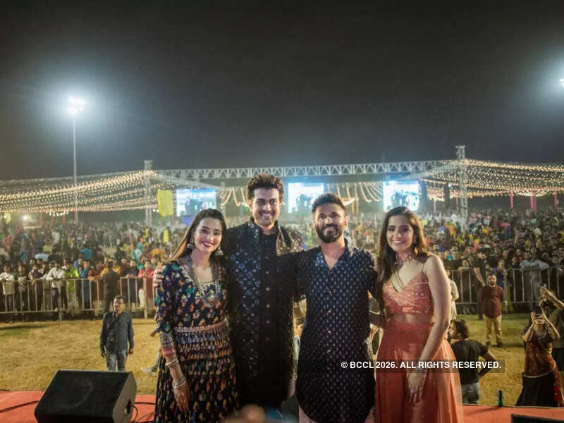 'Chabutro' team promotes the film during Navratri, see pics! | Gujarati ...
