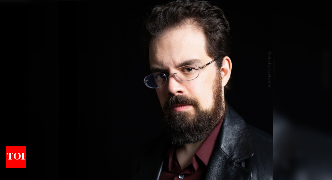 Christopher Paolini announces new sci-fi thriller - Times of India
