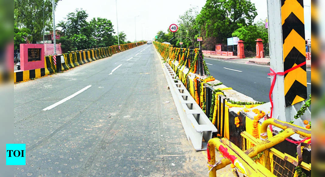 A Day After Inauguration, Vehicle Hits High Beam Of Sodala Flyover ...