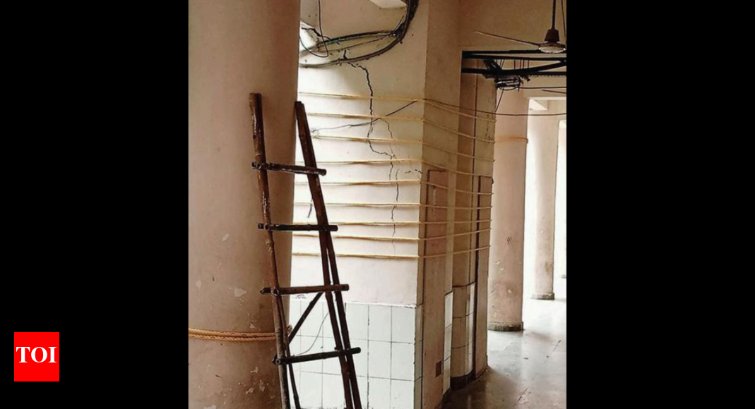 Cracks Appear On Two Pillars Of Mini Secretariat, Tied With Ropes ...