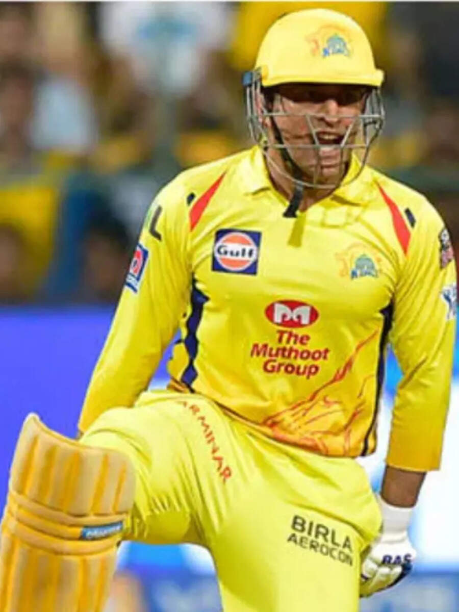 INDIA TOP NEWS: SHIV SENA SYMBOL ROW; DHONI'S BIG ANNOUNCEMENT & MORE ...