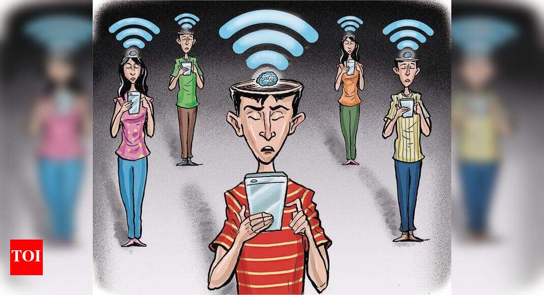 Adults: Adults must set time frame to limit screen time: Expert ...