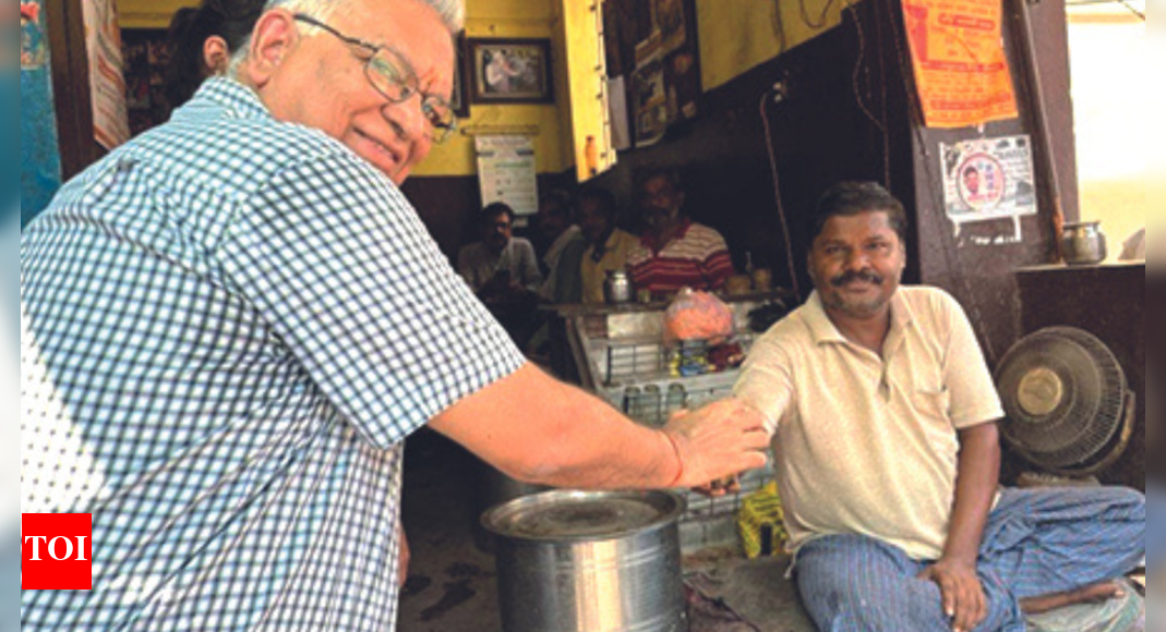 Sudhir K Jain: Bhu Vc Enjoys Tea At Pappu’s Stall In City | Varanasi ...