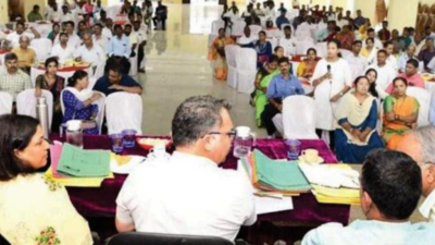 Goa: At Cabral meet, Sattari locals, panchayats rake up water, road ...