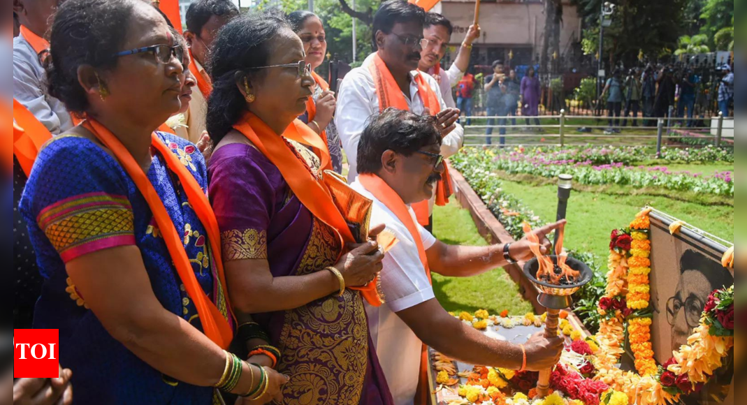 From 'bow and arrow' to 'mashaal' - Shiv Sena's changing poll symbols | Mumbai News - Times of India