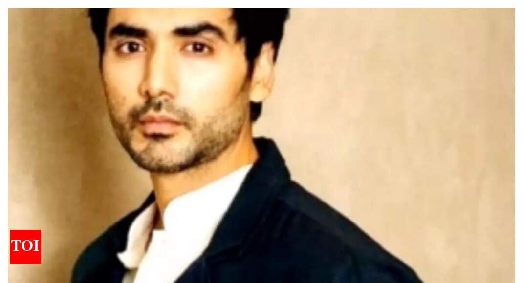 Ishwak Singh likes to challenge himself with diverse set of characters - Times of India