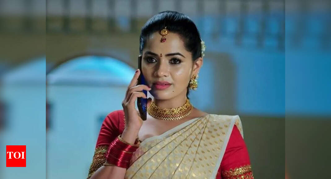 Karthika Deepam preview: Monitha plans to kill Deepa - Times of India