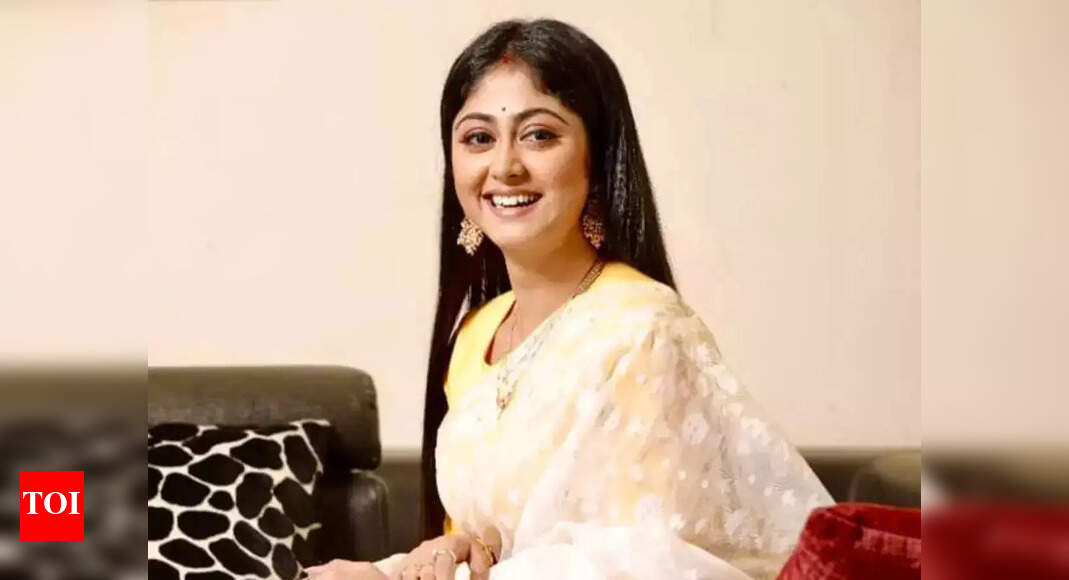 ‘Aparajita Apu’ fame Susmita Dey bags yet another show? - Times of India