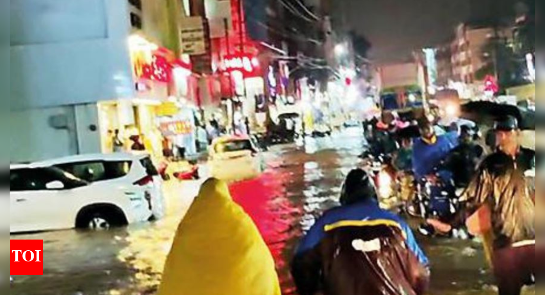 Kolhapur: Rain In Kolhapur City Causes Jams, Traders Face Losses ...