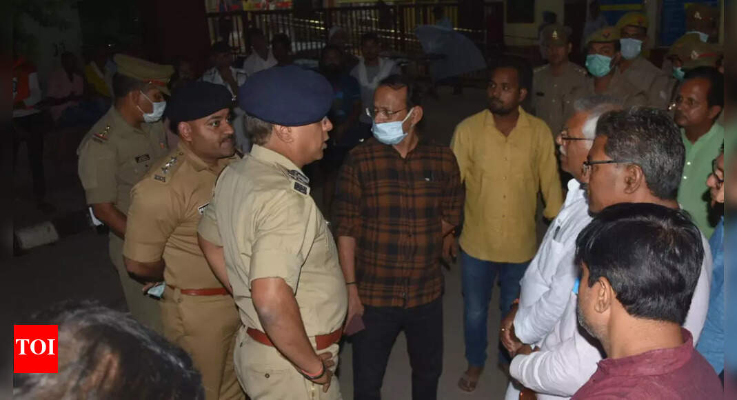 UP: Drunkards beat BJP worker to death in Kashi, 6 cops suspended ...