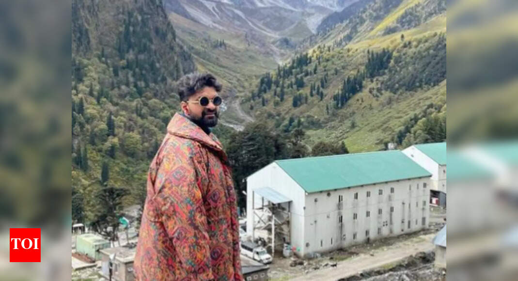 Deep Dholakia enjoys his vacay in Manali; see pic | Gujarati Movie News ...