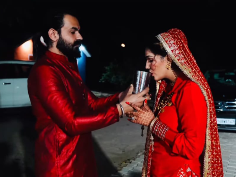 Sapna Chaudhary shares a glimpse of her Karva Chauth pooja with husband ...