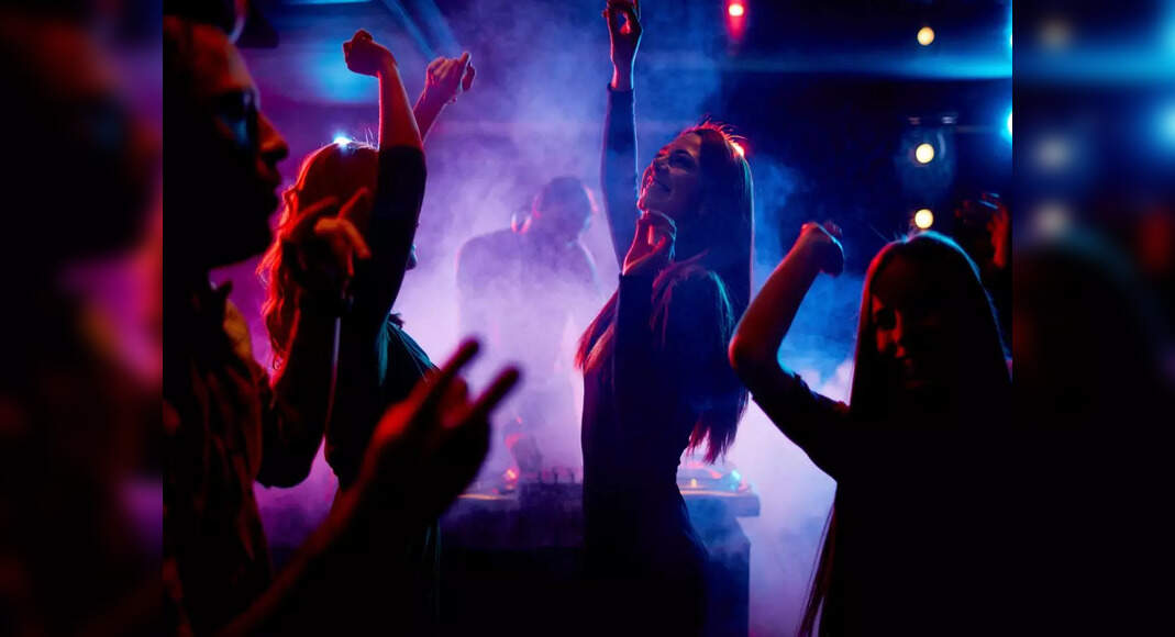 Best Nightlife Places In Mumbai: Coolest nightlife spots in Mumbai ...