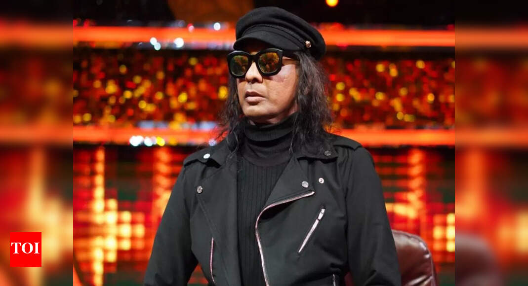 Eminent singer Vinod Rathod graces ‘Sa Re Ga Ma Pa’ - Times of India