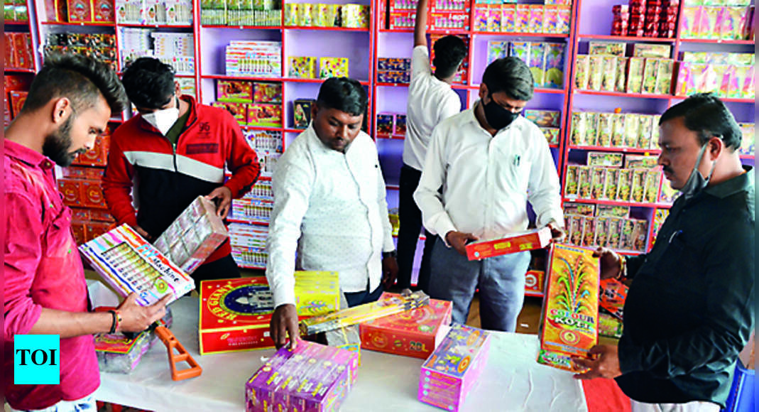 Firework Vendors Hoping For A Cracker Of A Diwali | Nashik News - Times ...