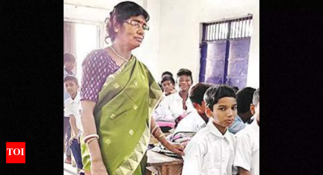 West Bengal: Even 7 years after retiring, Malda teacher's school ties ...