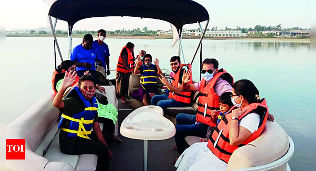Footfall Of Tourists Rises At Boat Club As Rides Resume | Nashik News ...