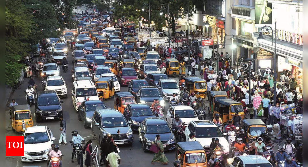 Traffic Comes To A Standstill As Diwali Shoppers Crowd Streets ...