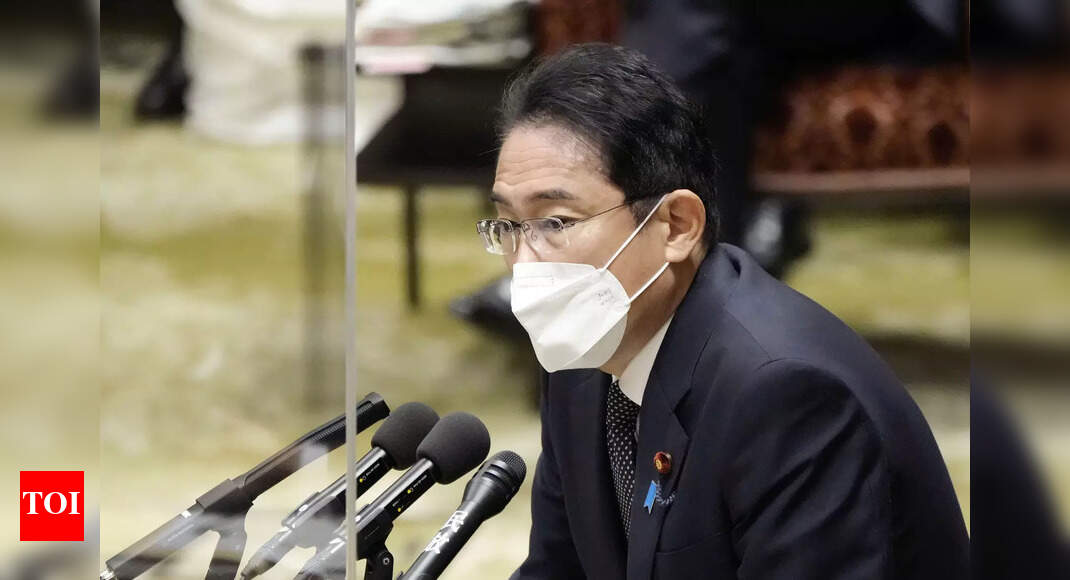 Japan leader sends offerings to controversial Tokyo shrine - Times of India