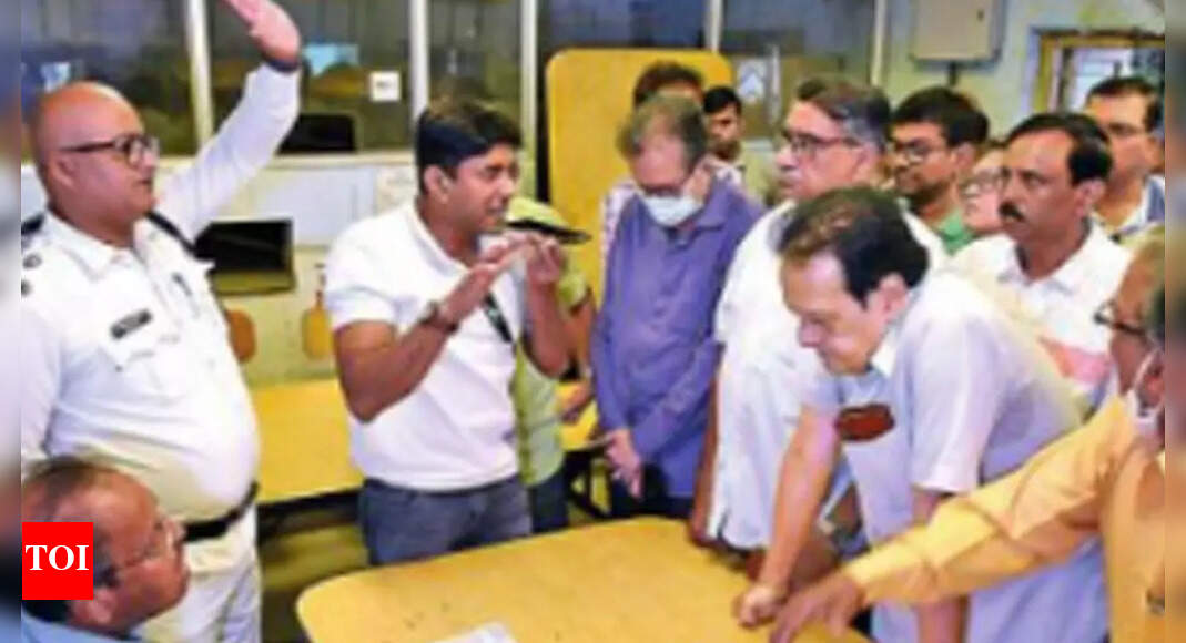 Residents Meet Mla Over Rehab, Kmrc Seeks More Security | Kolkata News ...