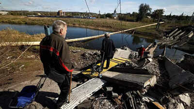 Bakhmut: Under approaching Russian fire in Bakhmut, eastern Ukraine ...