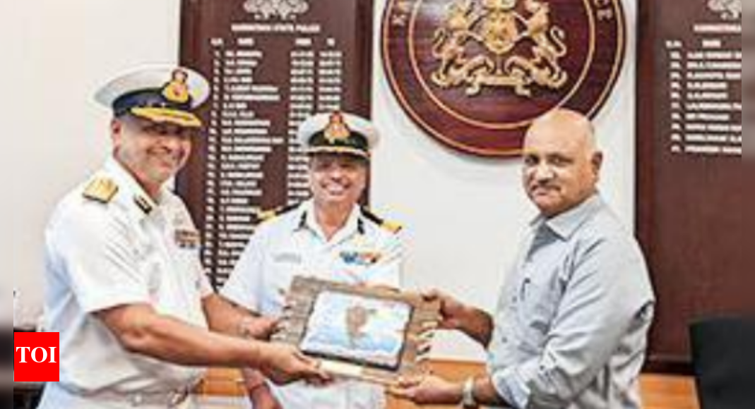 Coast Guard: Coast Guard Ig Meets State Dg&igp | Mangaluru News - Times ...