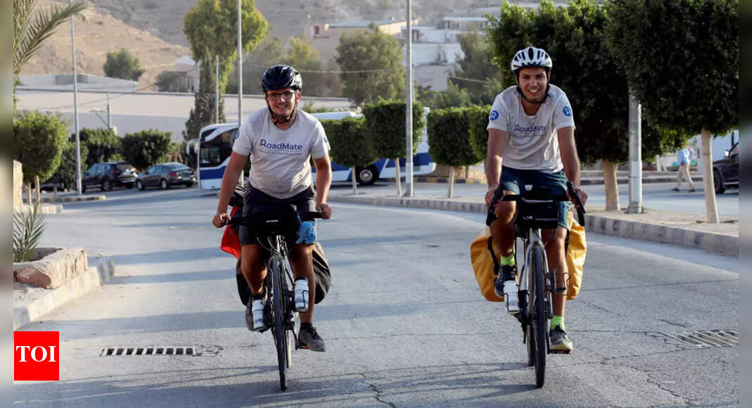 FIFA World Cup - From Paris to Doha: Two fans show love for France with ...