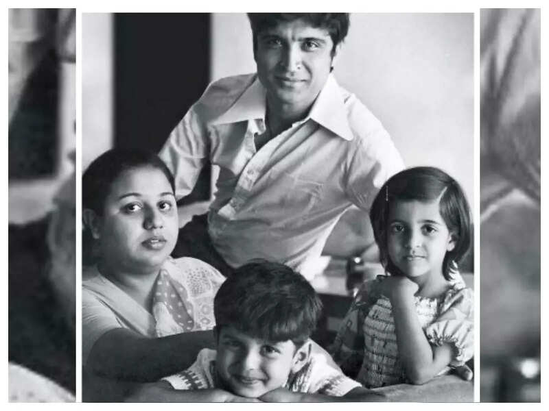 Zoya Akhtar shares childhood photo with Farhan, Javed Akhtar and Honey ...