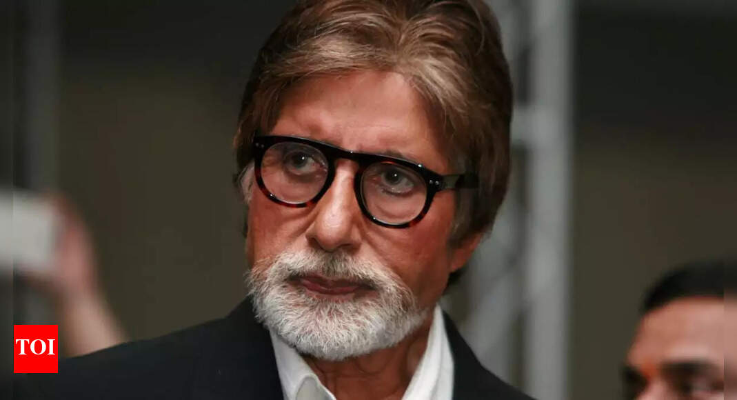 When Amitabh Bachchan 'lost his cool' after a photographer tried to ...
