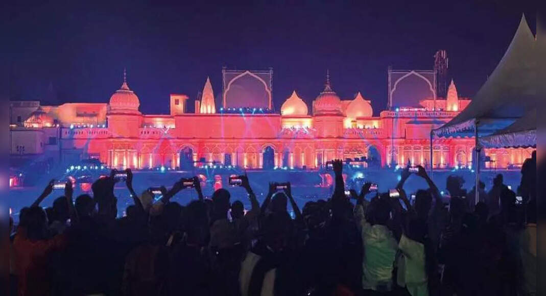 deepotsav-22-000-volunteers-lay-out-17-lakh-diyas-on-ayodhya-ghats