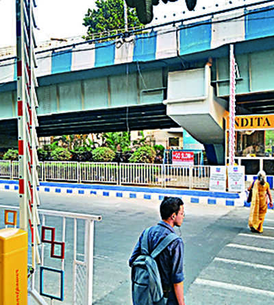 Sector V Gets Drop Gates, To Operate From Monday | Kolkata News - Times ...