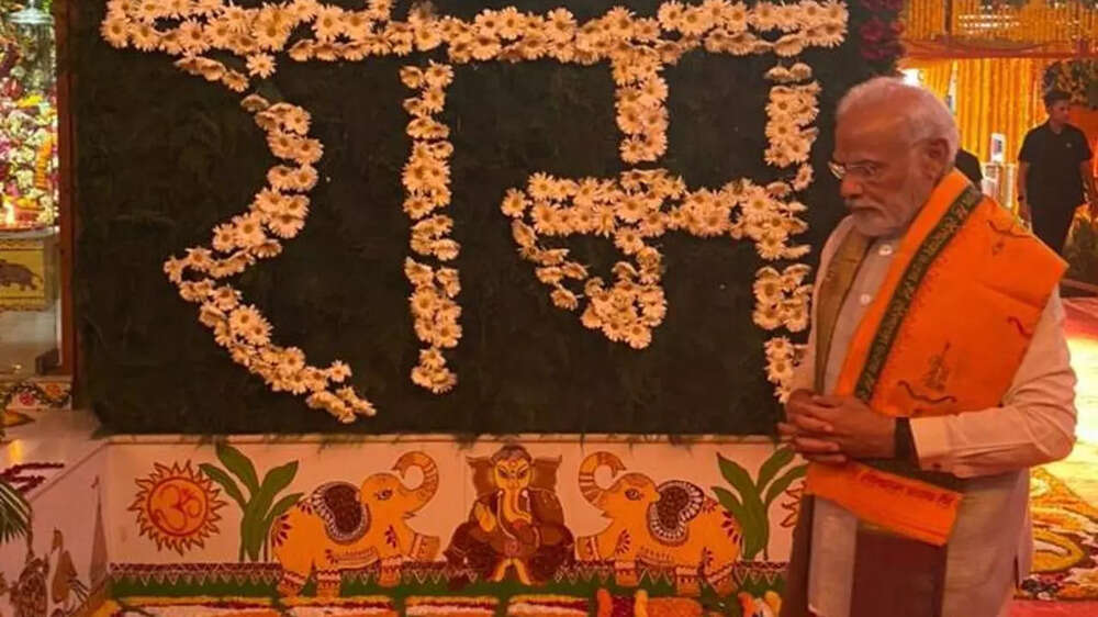 PM Narendra Modi visits Ayodhya , participates in Deepotsav | The Times ...
