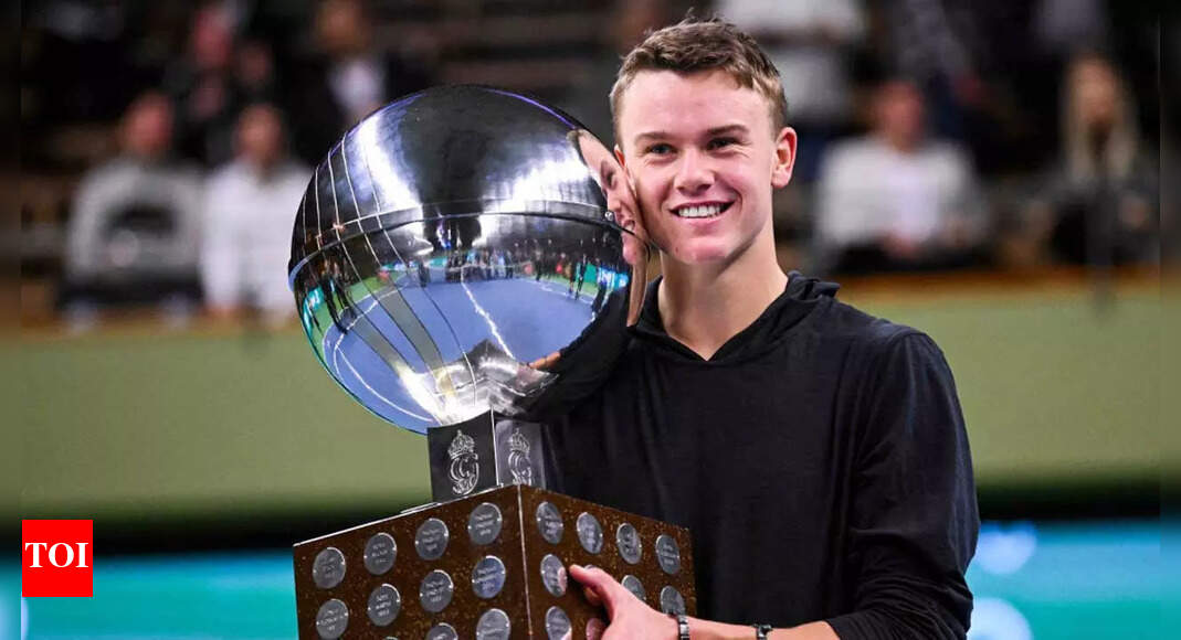 Danish teenager Rune beats Tsitsipas to win second ATP title | Tennis ...