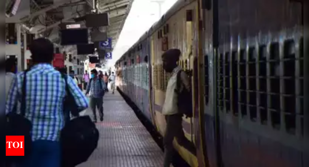 Azad Hind Express: Pune: Another rake for Azad Hind Express | Pune News ...