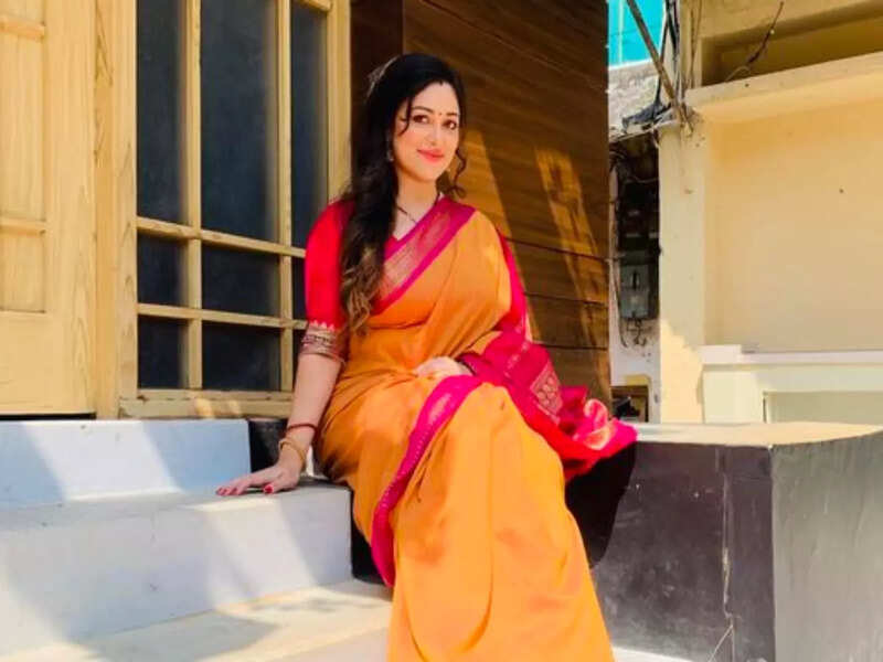 Actress Priyanka Halder joins the cast of 'Alta Phoring' - Times of India