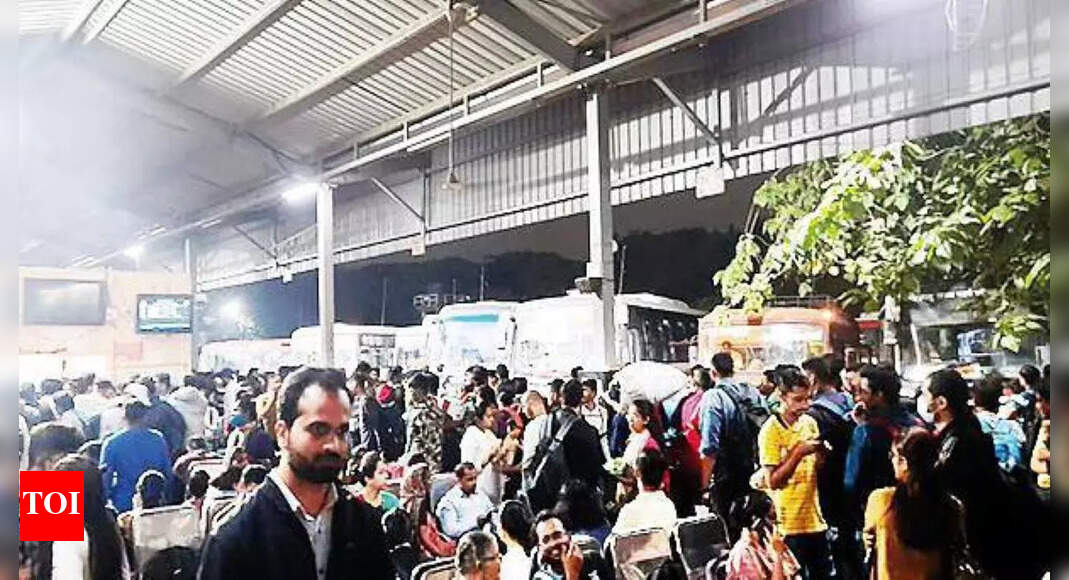 Overloading: Pune: Overloading in private buses a concern this festive ...