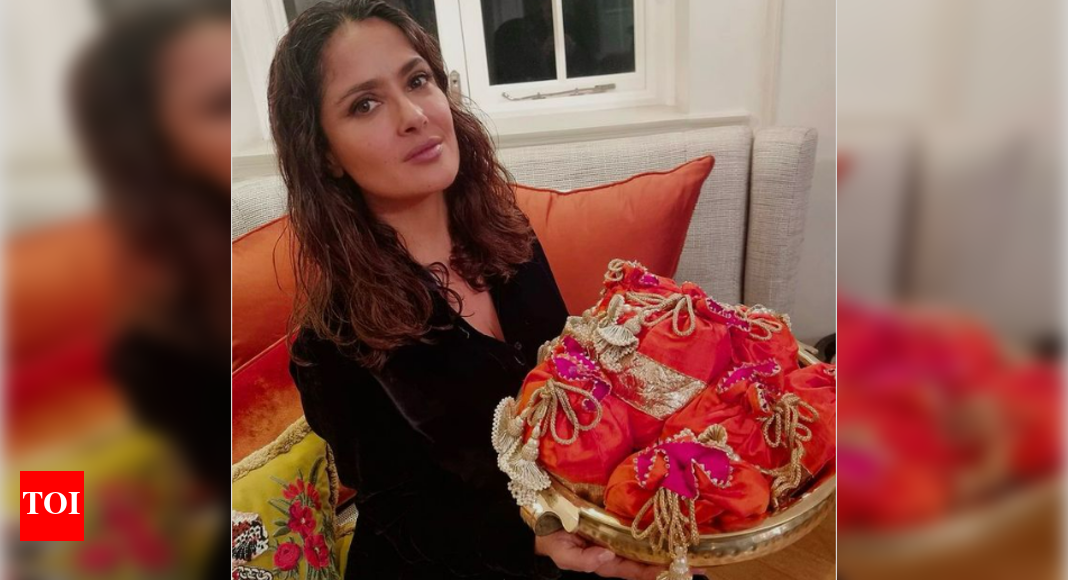 Salma Hayek makes a typo while wishing fans "Happy Diwali", fans jump ...