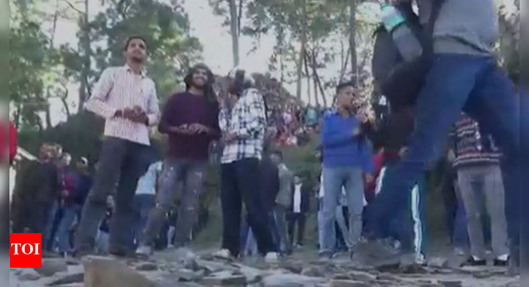 Himachal Pradesh: Stone pelting festival observed in Dhami village ...