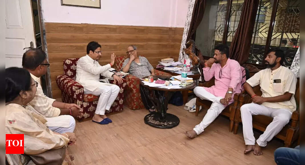 Bjp Delegation Meets Siliguri Cpm Leader Ashok Bhattacharya Tmc Sniffs