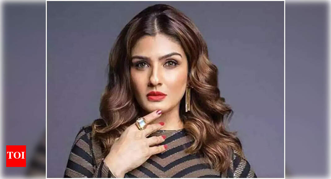 E Niwas on Raveena Tandon: She transformed herself for Shool because ...