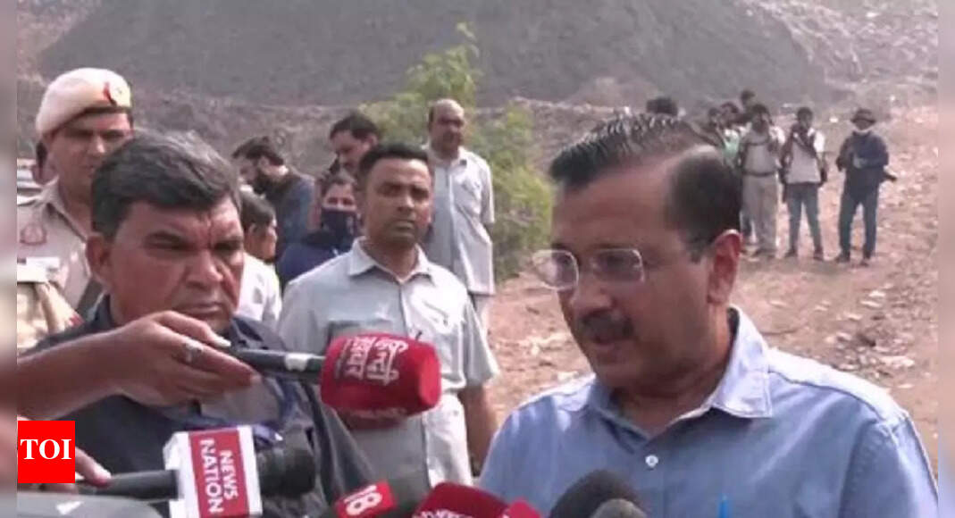 Arvind Kejriwal at Delhi's 'garbage mountain' amid protests, clashes ...