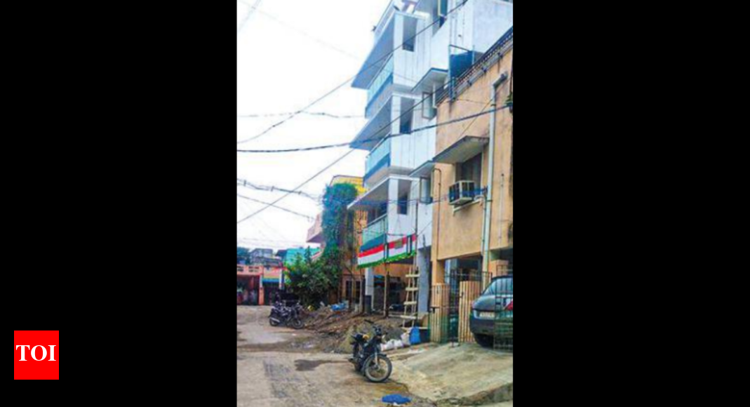Chennai: Out to 'sacrifice' rooster, man falls into pit, dies | Chennai ...