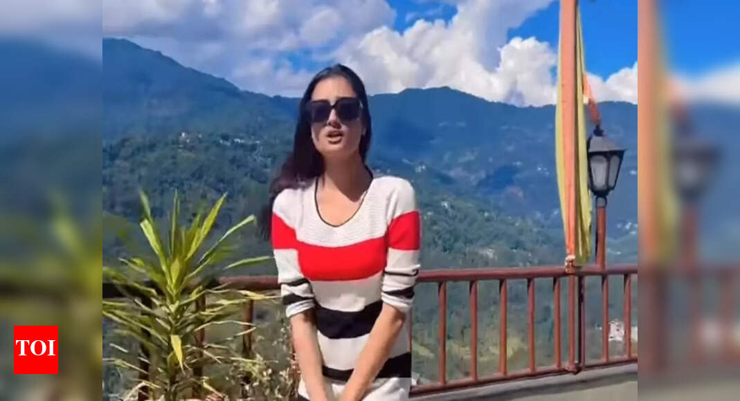 Tonni Laha Roy enjoys her holiday in Sikkim - Times of India